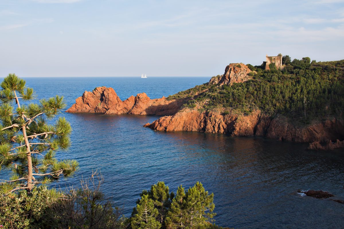 Cote d'Azur - The Blue Mediterranean French Riviera - Travelways.com